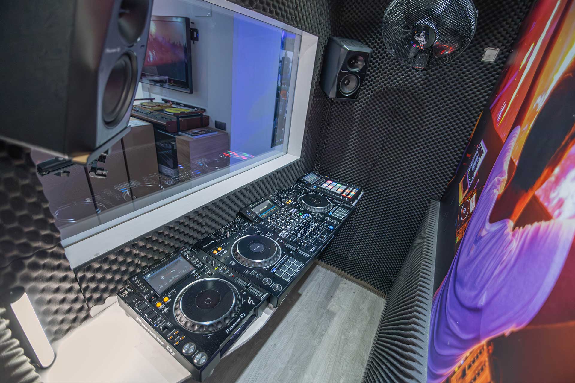 Curso de DJ Profesional - Plastic Academia