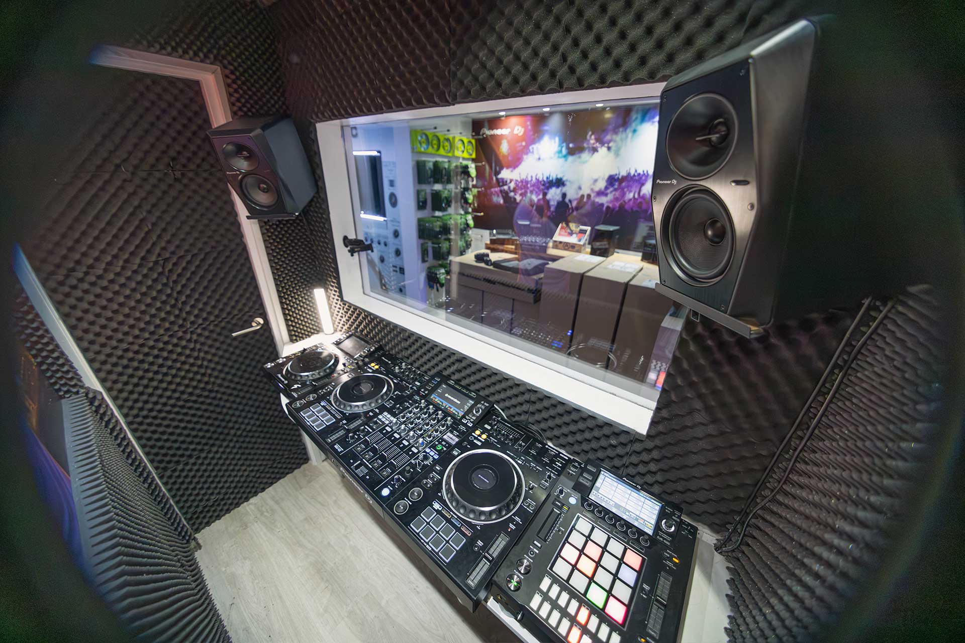 Curso de DJ Profesional - Plastic Academia