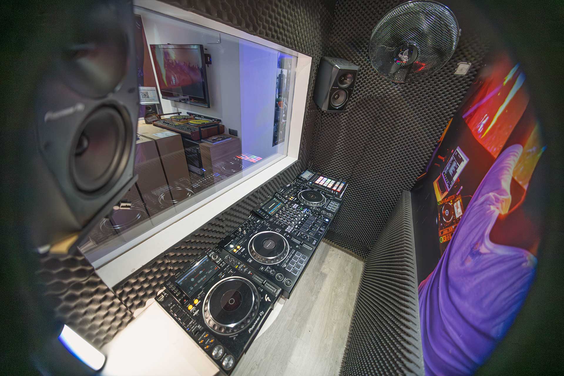 Curso de DJ Profesional - Plastic Academia