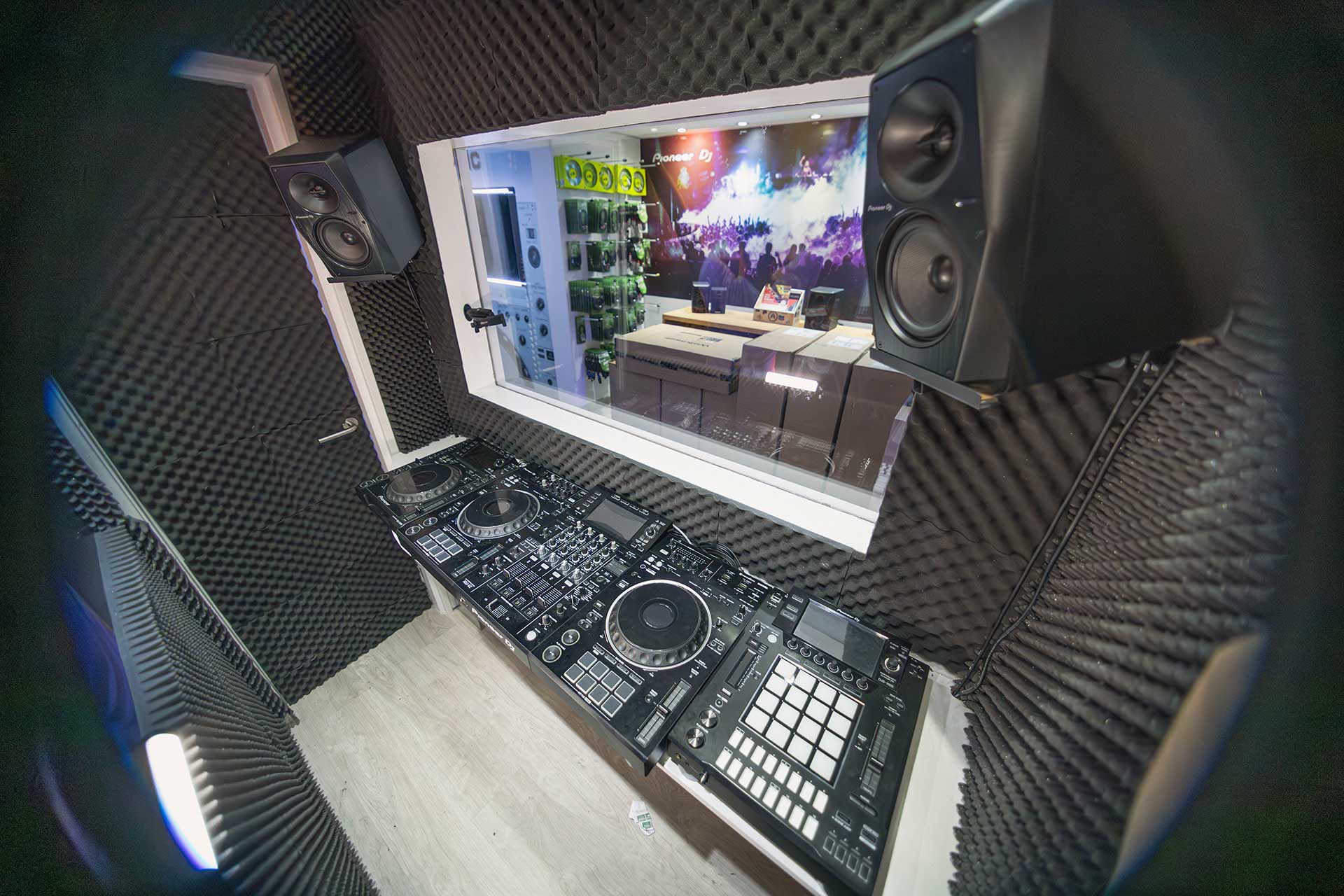 Curso de DJ Profesional - Plastic Academia