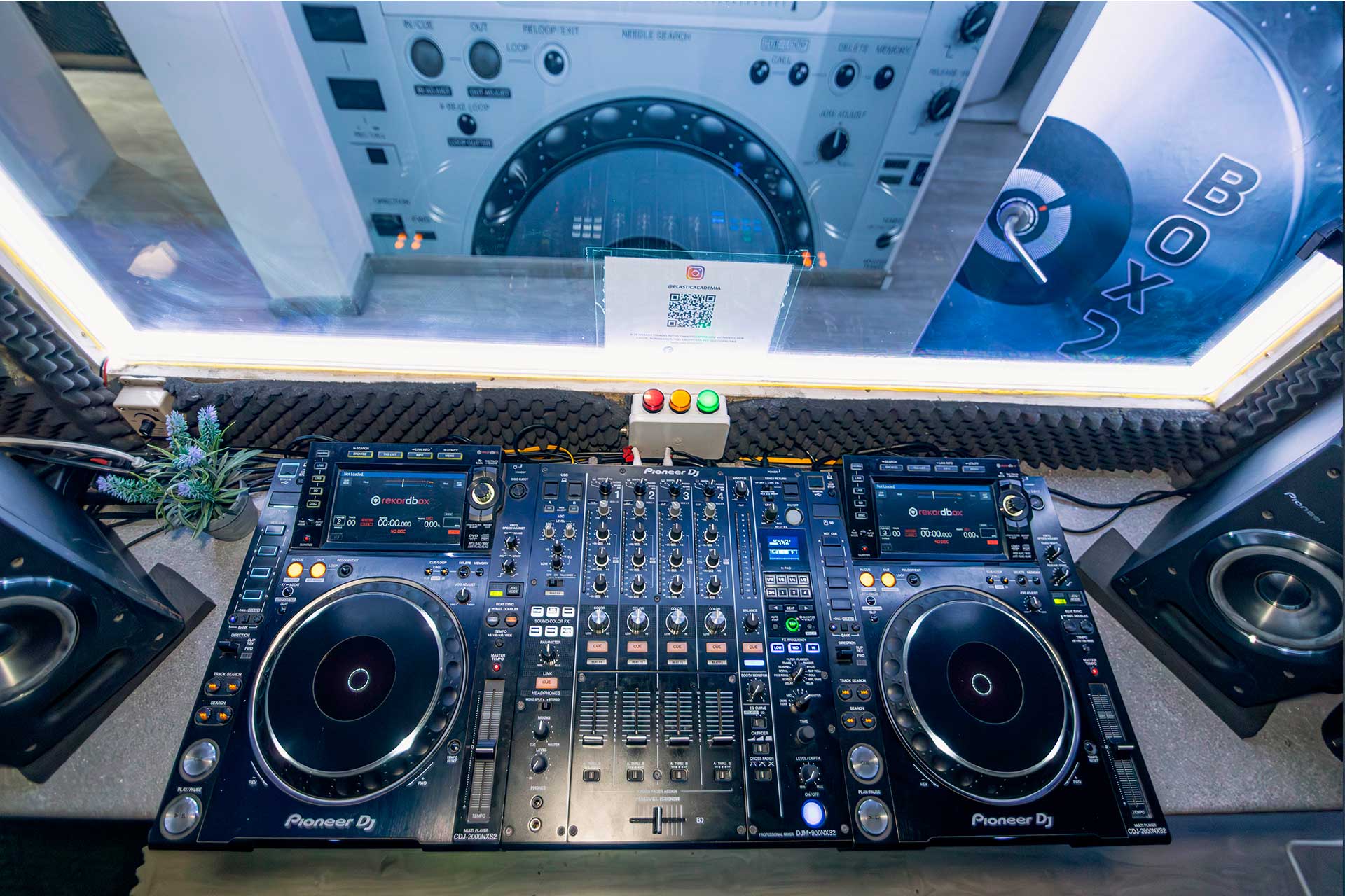 Curso de DJ Profesional - Plastic Academia