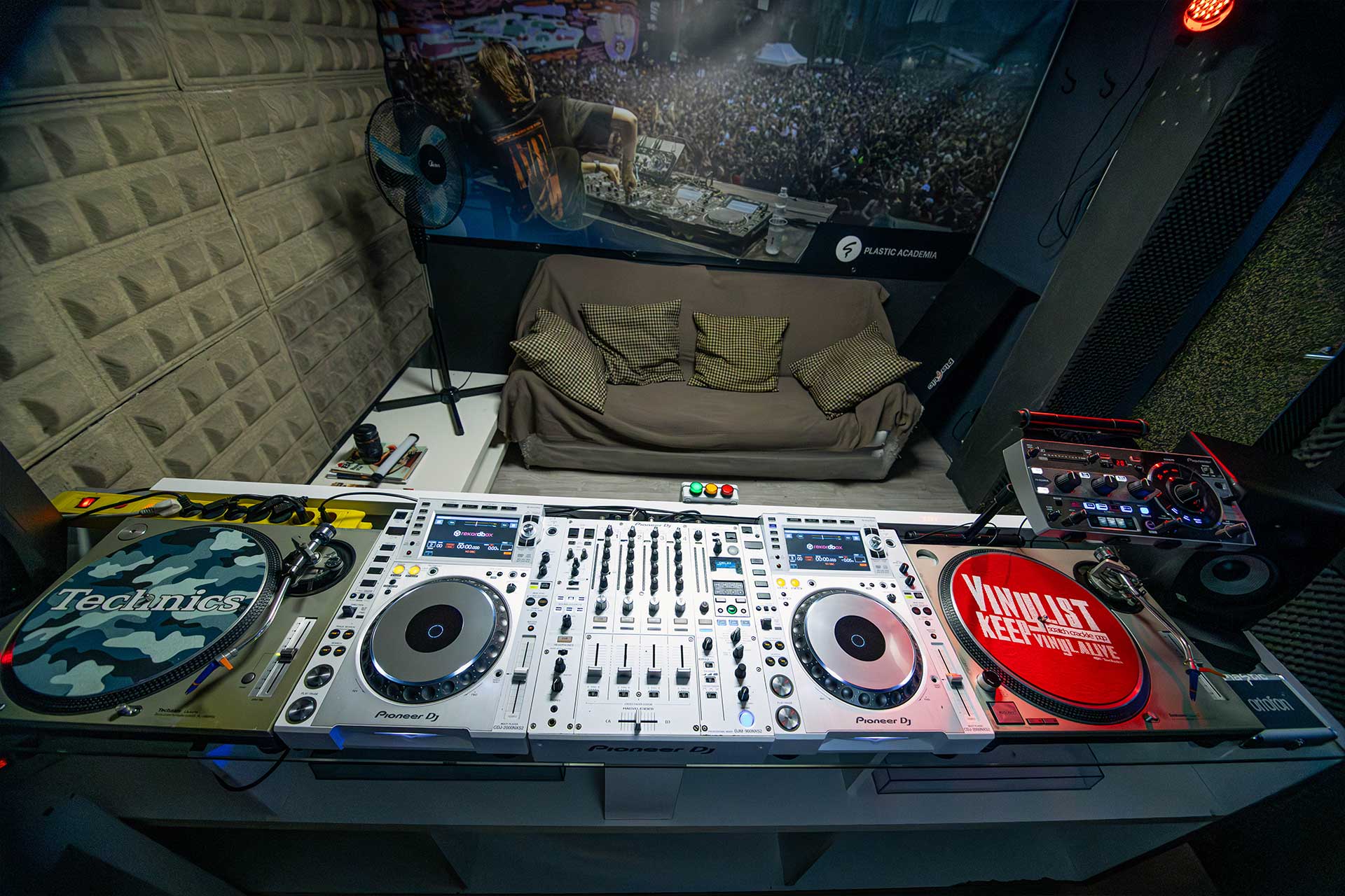 Curso de DJ Profesional - Plastic Academia