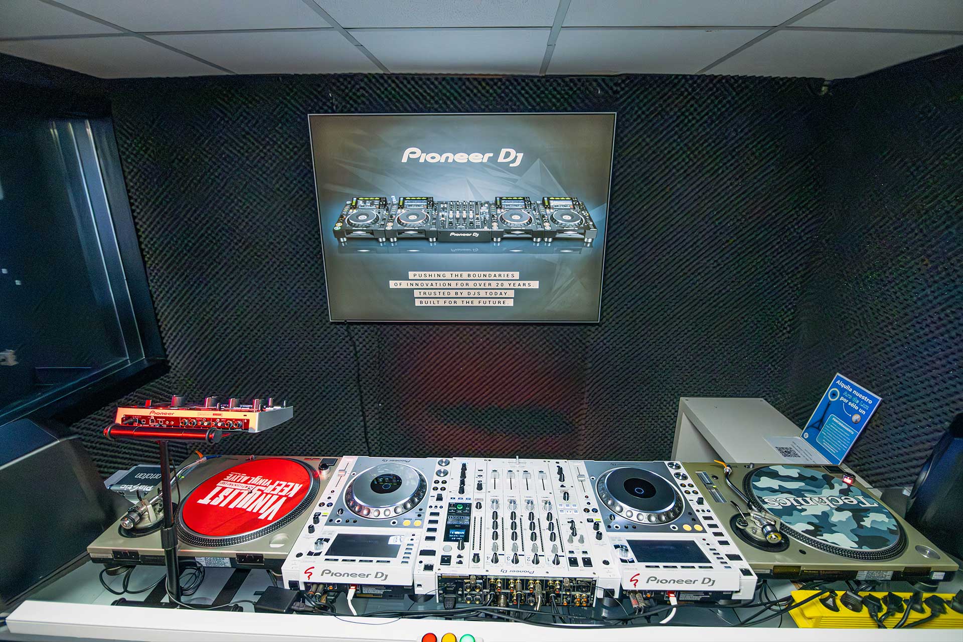 Curso de DJ Profesional - Plastic Academia