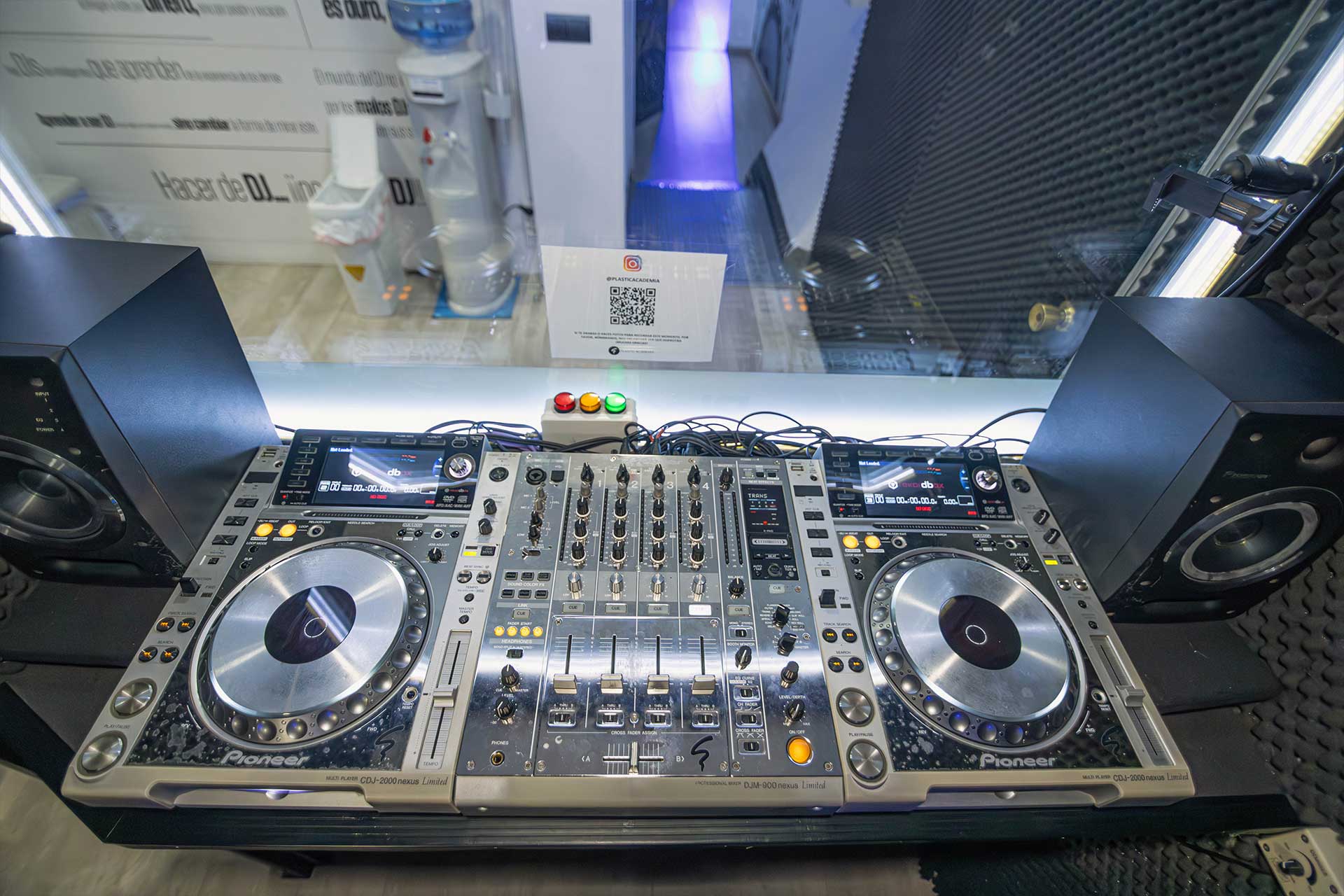 Curso de DJ Profesional - Plastic Academia